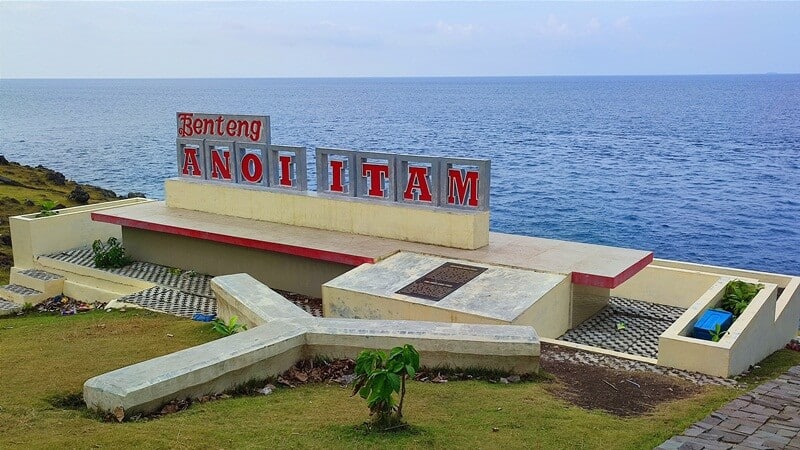 Pantai Anoi Itam, Alamat, Kuliner, Wisata & Keindahannya ...