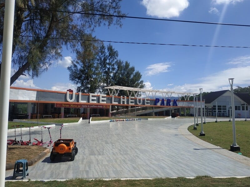 Pantai Ulee Lheue, Keindahan Pantai Aceh Yang Bersejarah ...