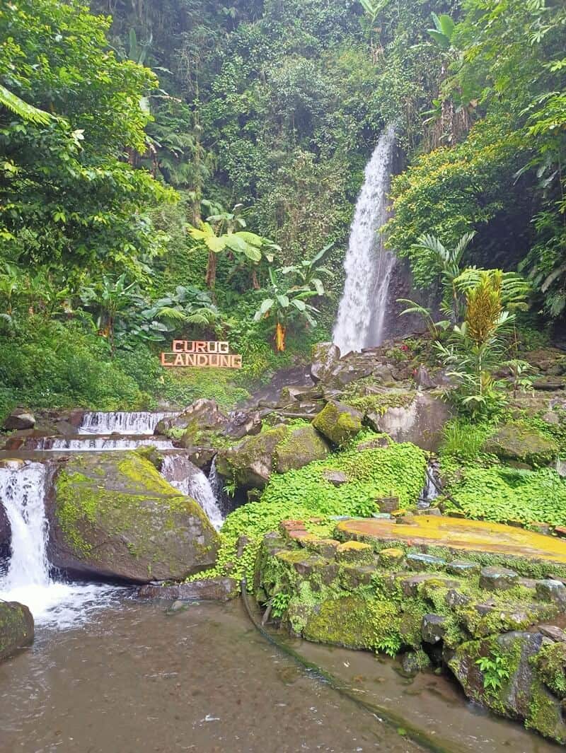 Curug Landung Dan Jurang Landung Palutungan Kuningan, Spot Selfie Yang ...