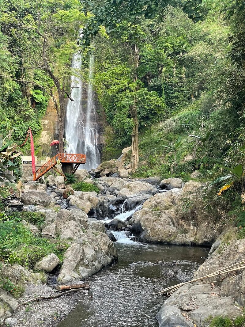 Air Terjun Gitgit, Pesona Air Terjun Tertinggi di Bali ...