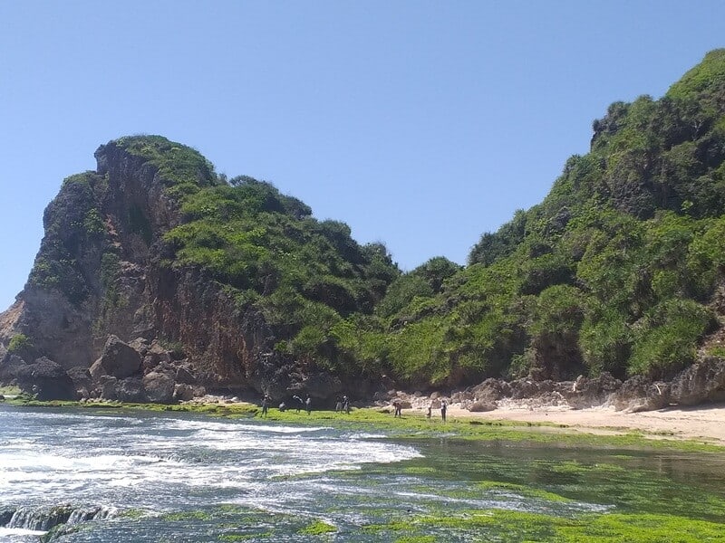 Pantai Nguyahan, Pantai Gunung Kidul Yang Minimalis Dan Indah ...