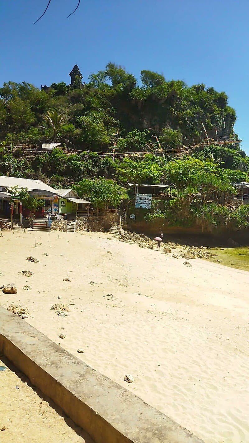 Pantai Nguyahan, Pantai Gunung Kidul Yang Minimalis Dan Indah ...