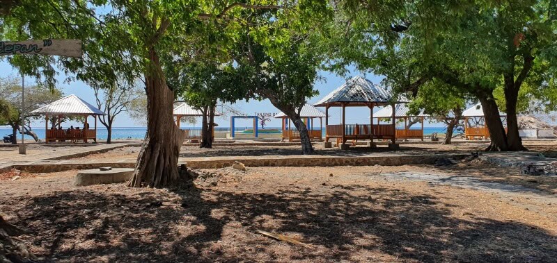 Pantai Tanjung Bastian, Simfoni Alam Di Kota Kecil Wini ...