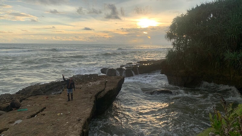 Pantai Amanda Ratu, Pesona Pantai Di Selatan Sukabumi – NativeIndonesia.com
