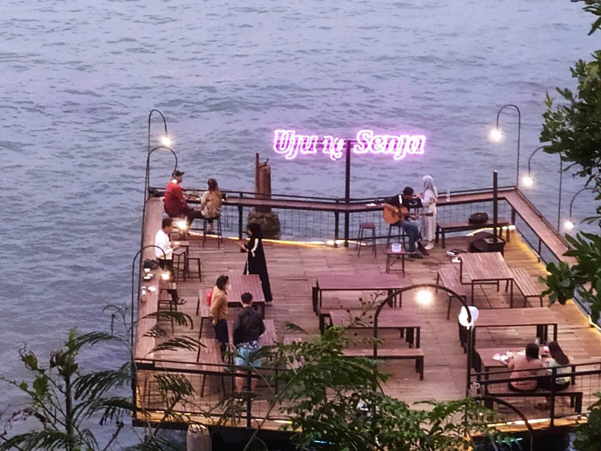 Pantai Ujung Negoro, Review Terkini Cafe Ujung Senja, Hingga Wisata ...