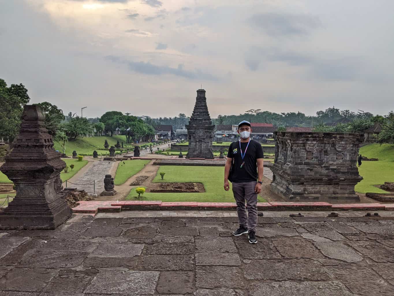 Candi Penataran, Candi Megah dengan Pemandangan Alam yang Indah di ...