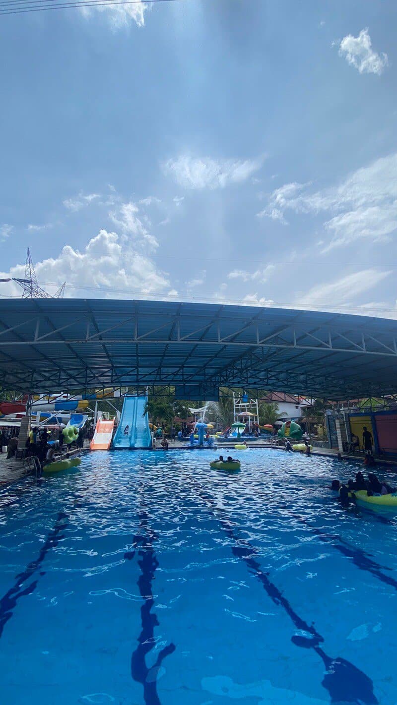 Victory Waterpark, Main Busa Sepuasnya di Kolam Renang Soreang ...