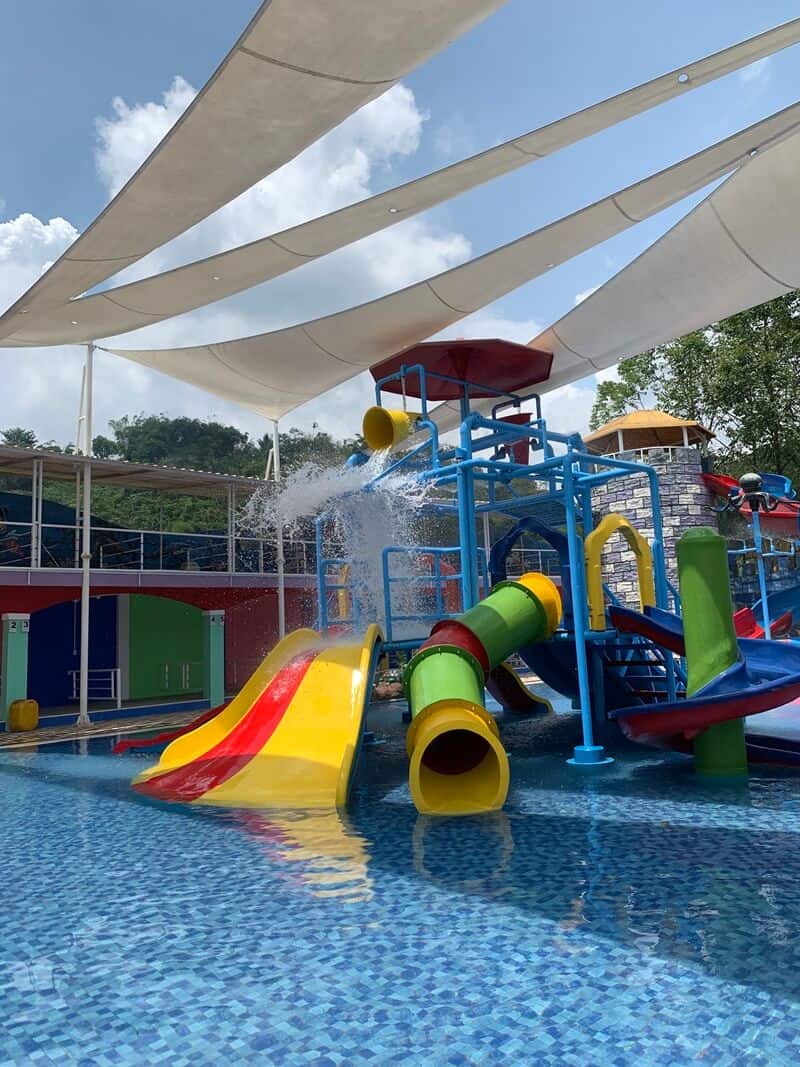 Victory Waterpark, Main Busa Sepuasnya di Kolam Renang Soreang ...
