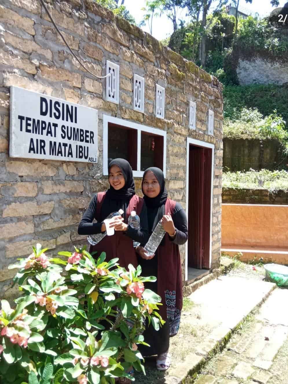 Wisata Sejarah dan Religi, Makam Aermata Ebhu / Pasarean Ratu Ibu Syarifah Ambami di Bangkalan ...