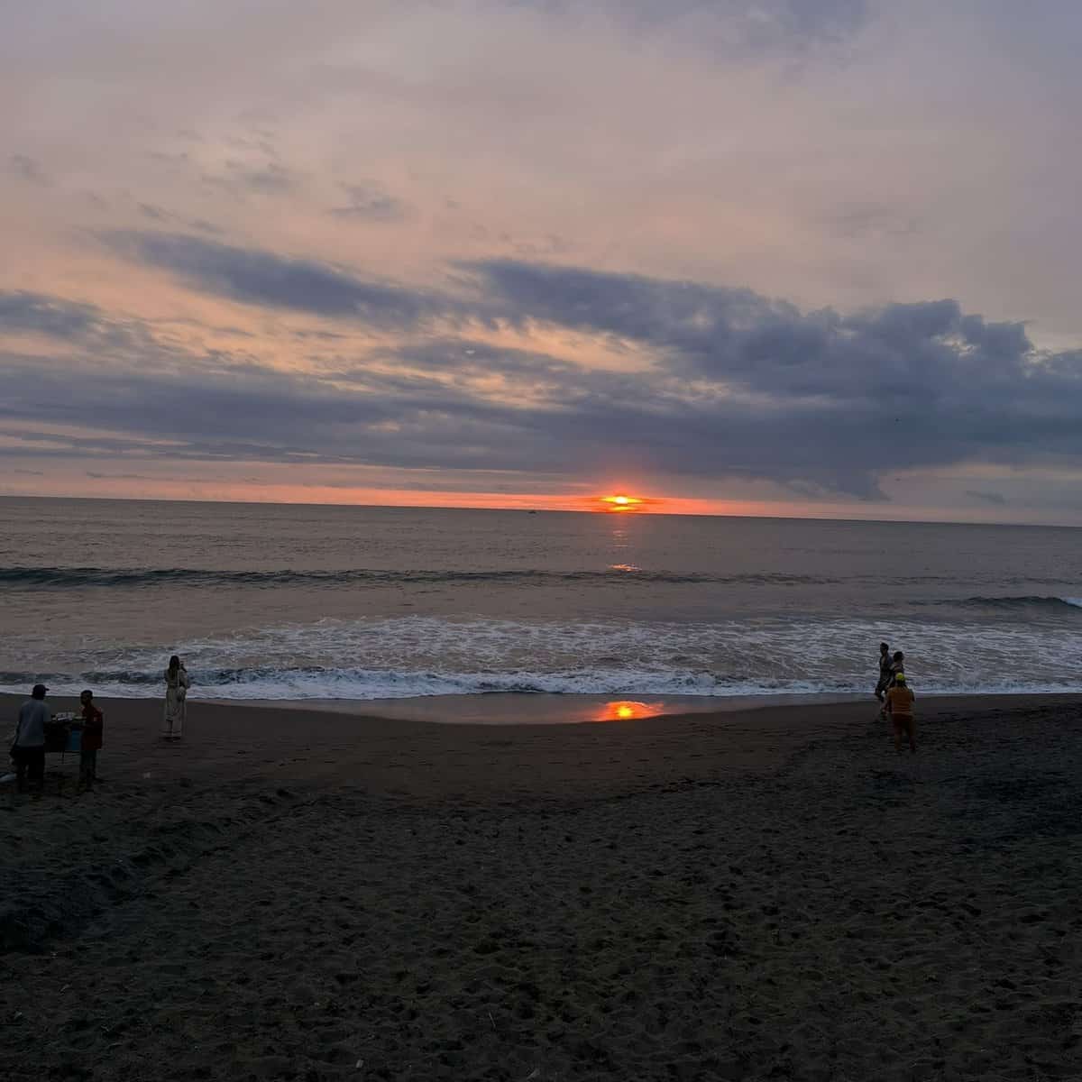 Pantai Goa Petapa, Wisata Pilihan Keluarga di Bangkalan Madura ...
