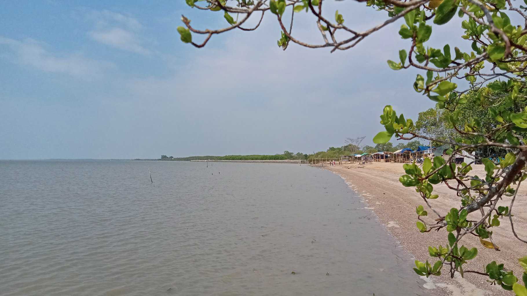 Pesona Keindahan Pantai Pandela di Bangkalan Jawa Timur ...