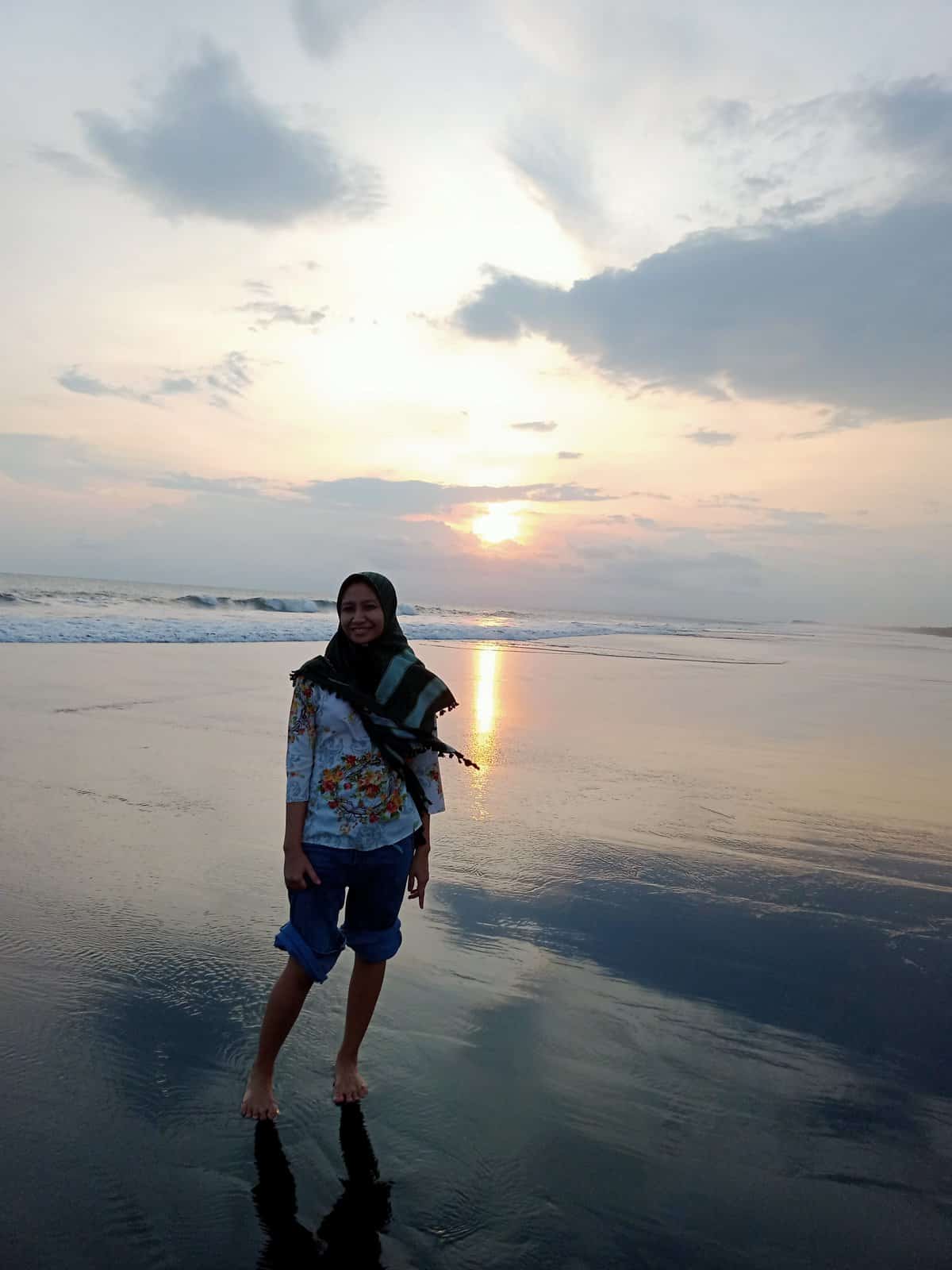 Objek Wisata Bahari Pantai Paseban Kencong di Jember Jawa timur ...