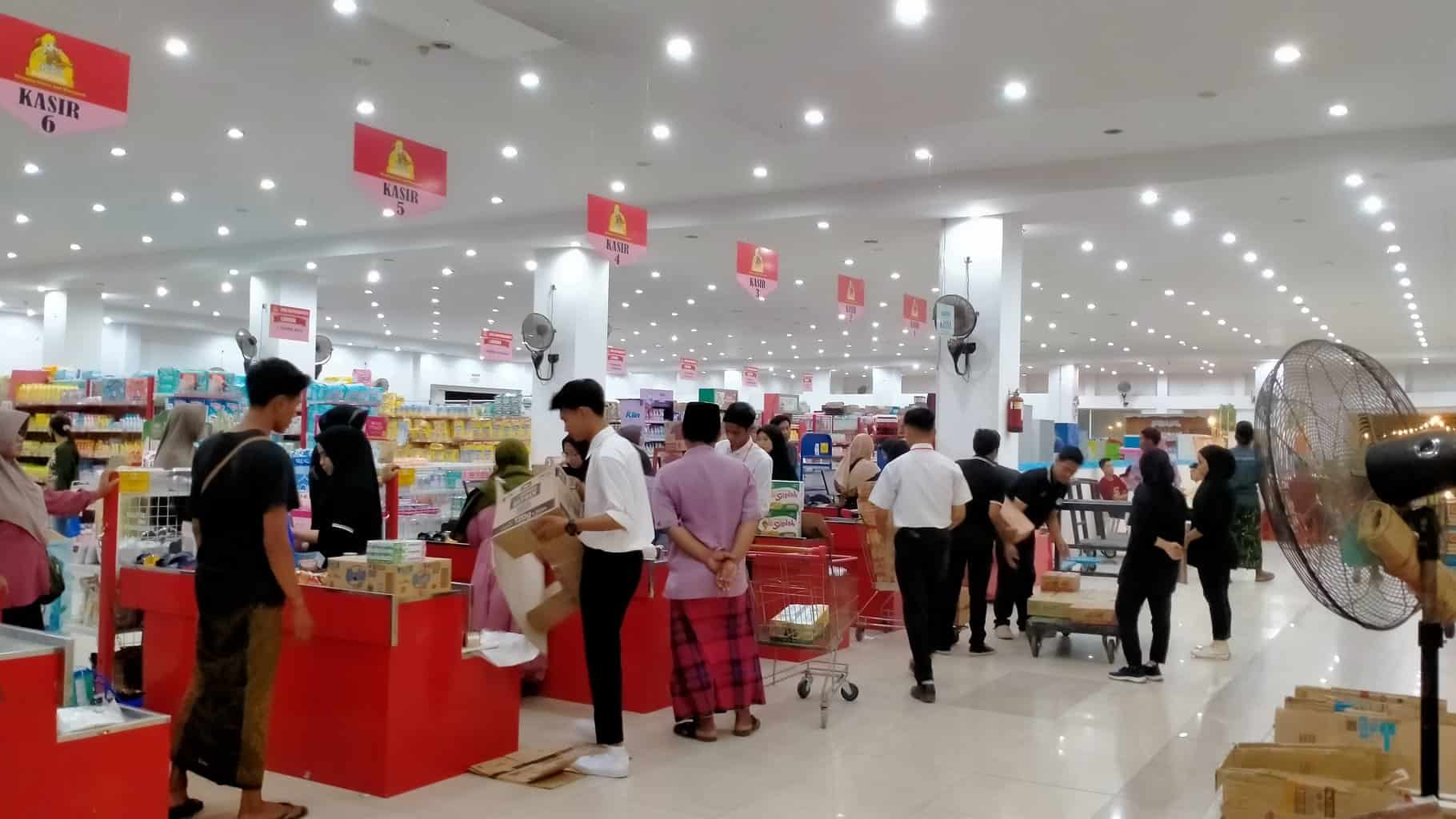 Satu Lokasi Beragam Wahana Wisata Tersaji, Dira Kencong Shopping Centre ...