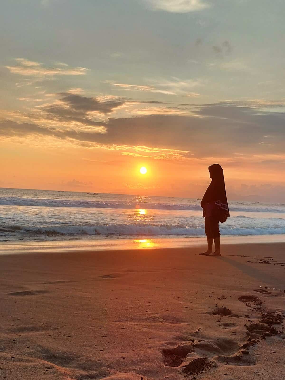 Objek Wisata Bahari Pantai Paseban Kencong di Jember Jawa timur ...