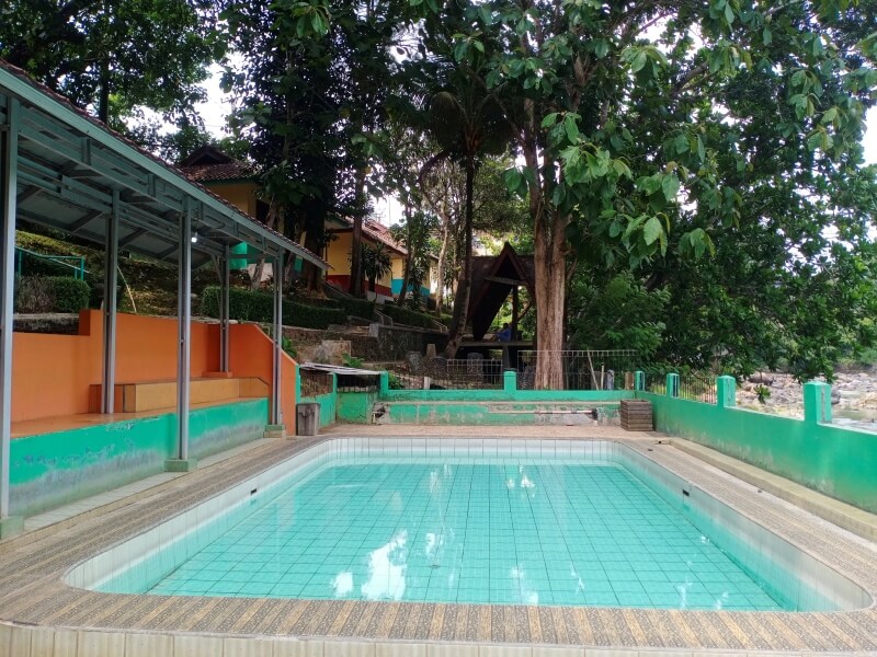 Pemandian Air Panas Cikundul, Wisata Air Panas di Sukabumi ...