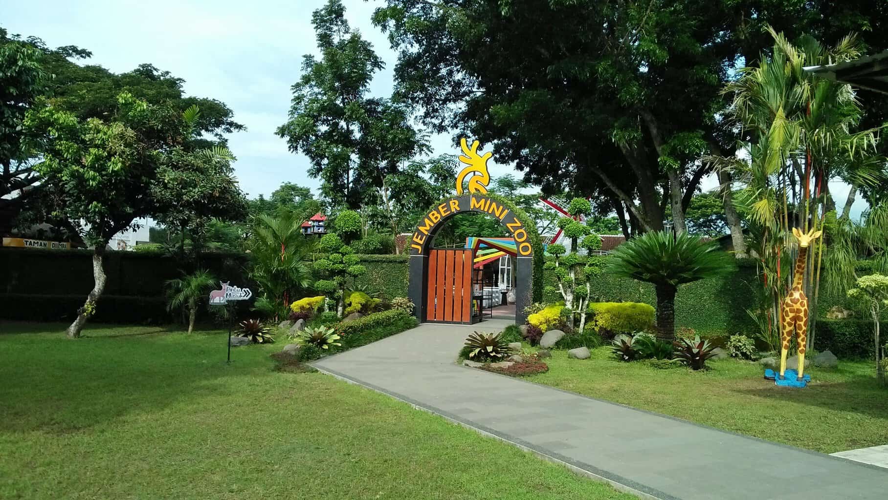 Jember Mini Zoo, Wisata Edukasi dan Rekreasi Keluarga Menyenangkan ...