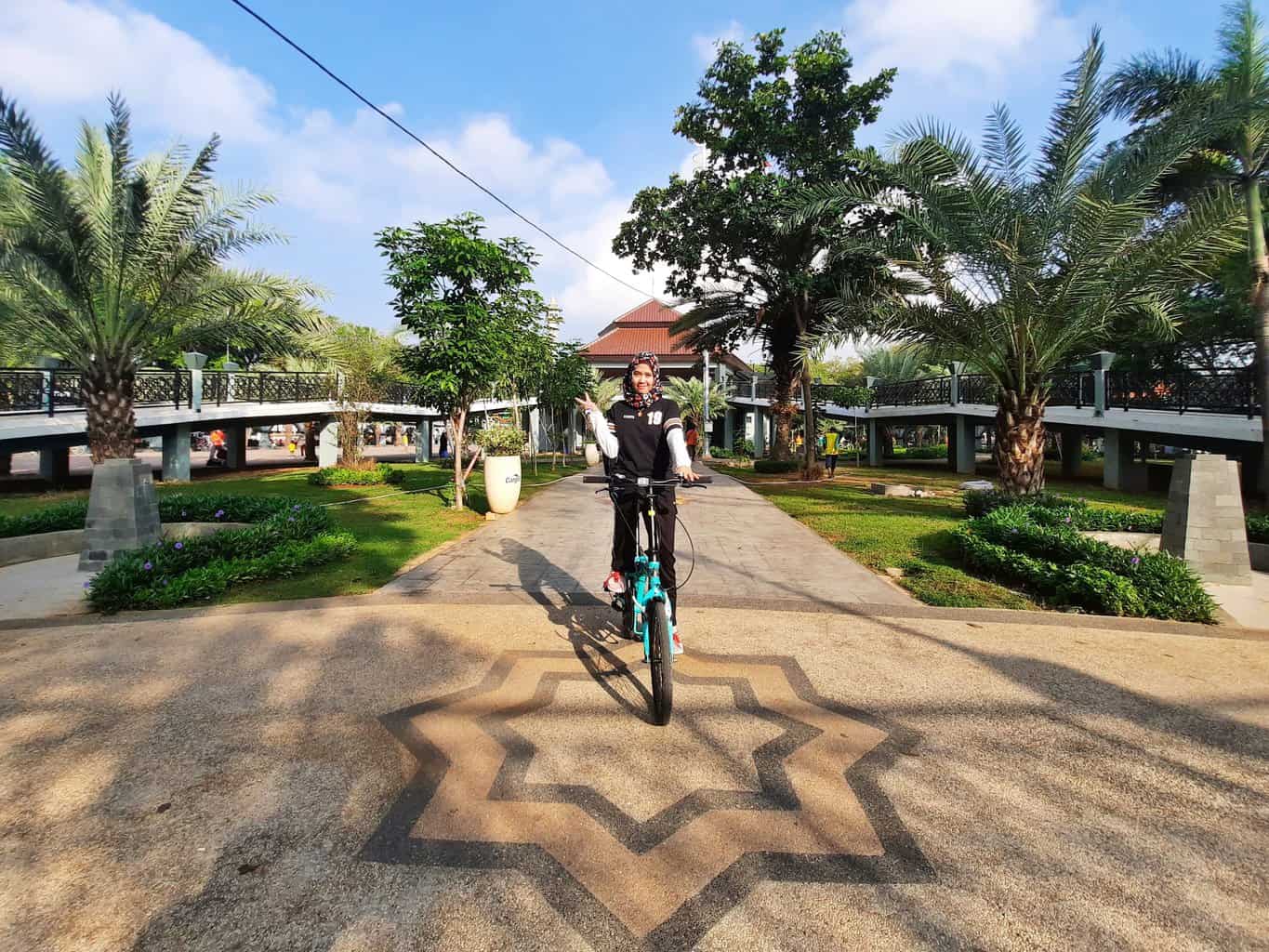Destinasi Menarik Alun-Alun Gresik Jawa Timur – NativeIndonesia.com