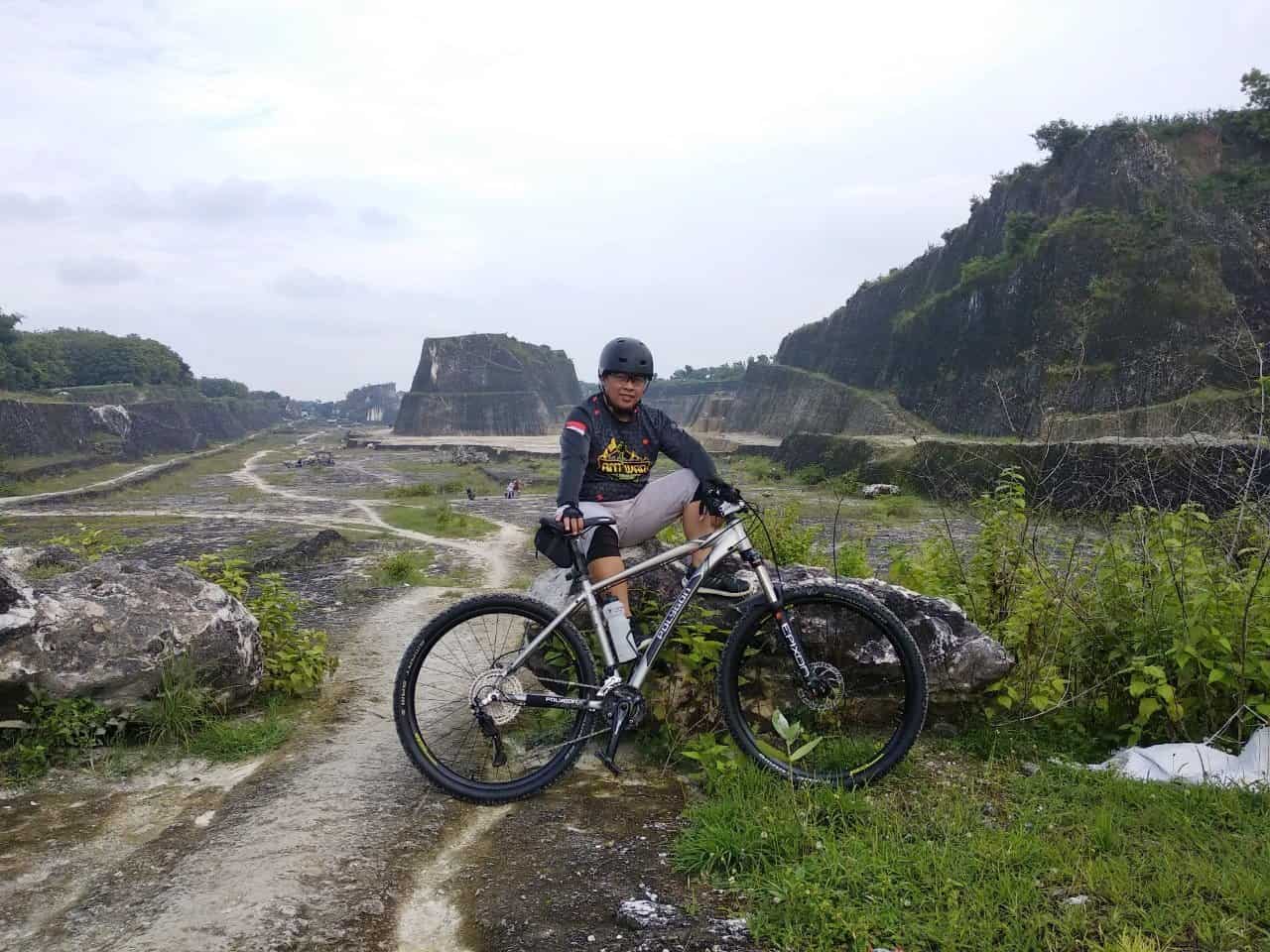 Gunung Pegat Lamongan, Destinasi Bersejarah dengan Pesona Alam Indah ...