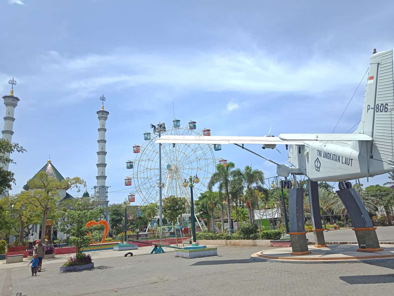 Taman Alun-Alun Kota Lamongan, Ikon Kebanggaan Masyarakat Lamongan ...