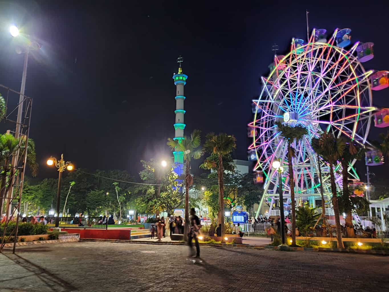 Taman Alun-Alun Kota Lamongan, Ikon Kebanggaan Masyarakat Lamongan ...