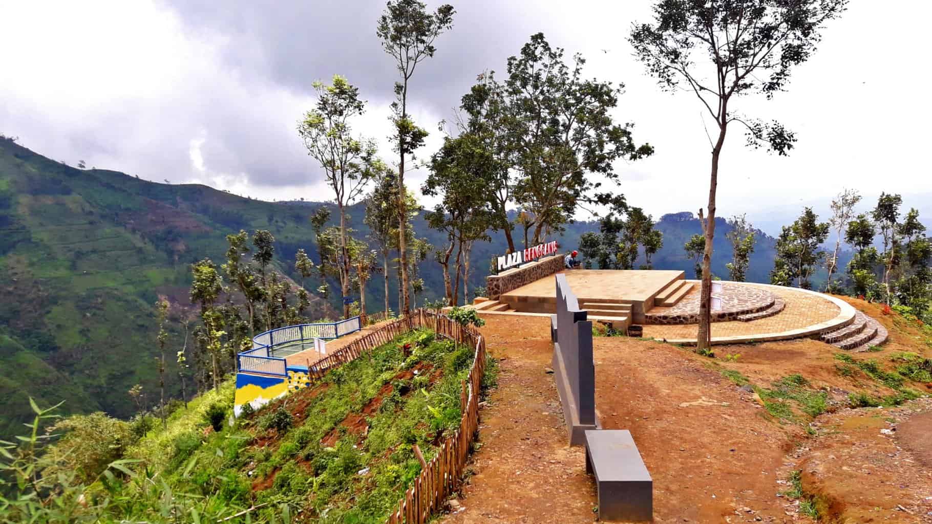 Plaza Rengganis Situbondo, Wisata Alam Keren di Lereng Gunung Argopuro ...