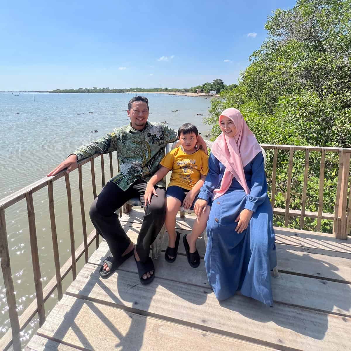 Pantai Putri Klayar, Wisata Pantai Indah Asri dan Alami di Lamongan ...