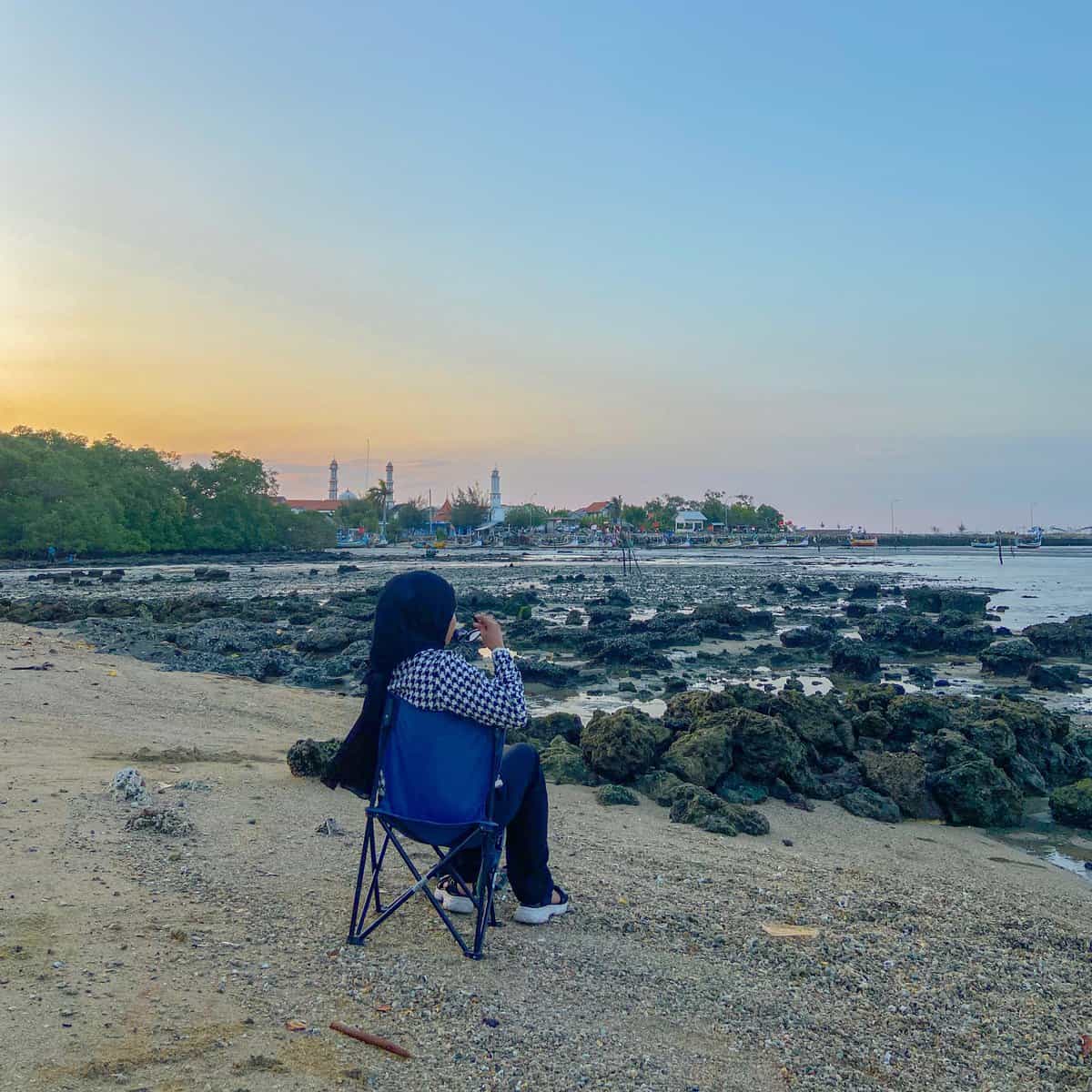 Pantai Putri Klayar, Wisata Pantai Indah Asri dan Alami di Lamongan ...